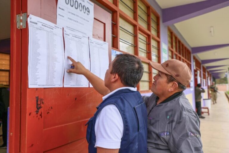 RENIEC ENTREGA PADRONES PARA ELECCIONES DE AUTORIDADES DE ...